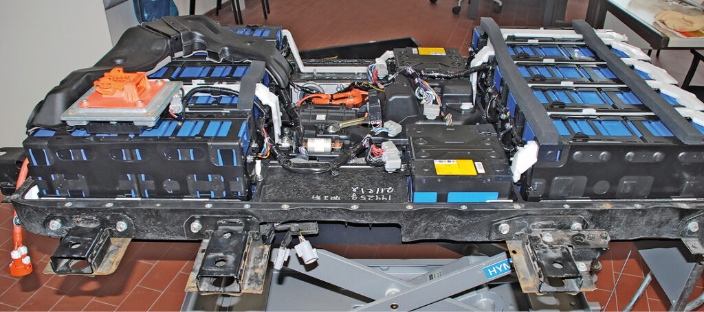 Dichtheitsprüfung von Hochvolt-Batterien - Krafthand